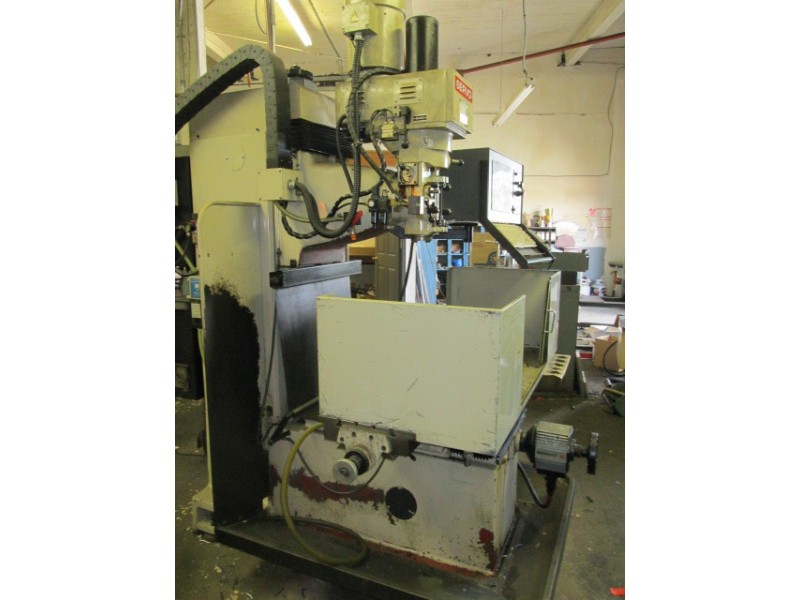 CNC KNEE & BED MILLS: SERVO SAM 5 CNC BED TYPE MILL