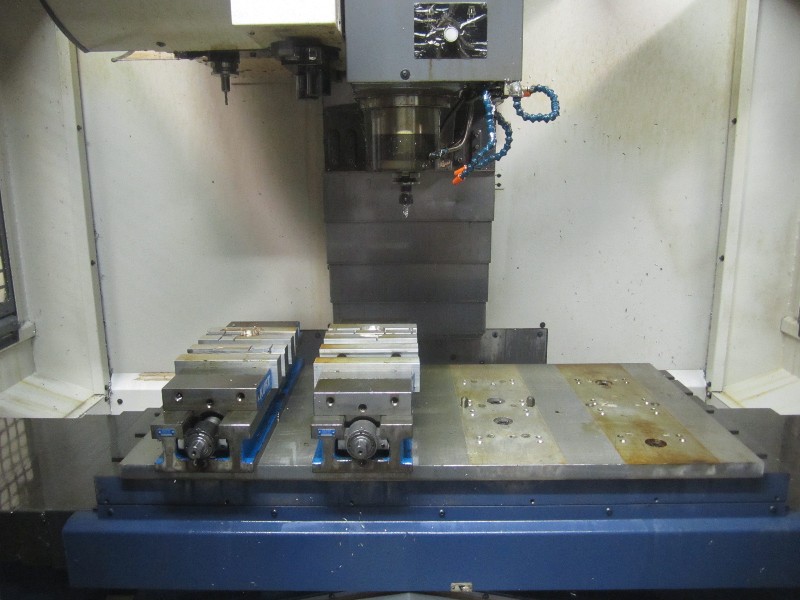 CNC MACHINING CENTERS: YCM XV-1020A VERTICAL MACHINING CENTER