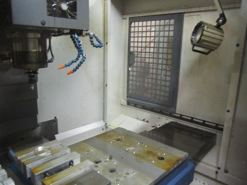 CNC MACHINING CENTERS: YCM XV-1020A VERTICAL MACHINING CENTER